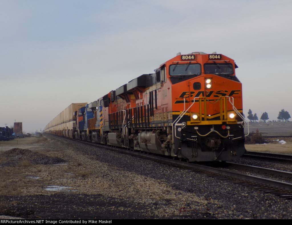 BNSF 8044